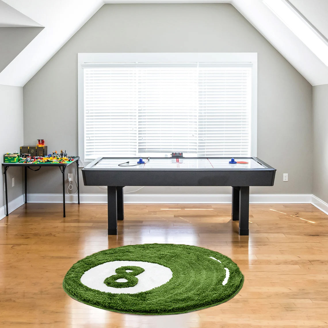 Green 8 Ball – Streetsenses